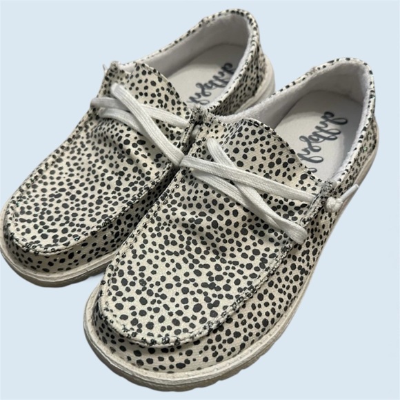 Gypsy Jazz | Shoes | Nwot Gypsy Jazz Light It Up Black White Slipon ...